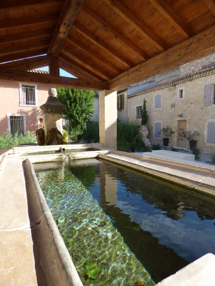 Petit lavoir et fontaine du Planet - Office de Tourisme | Maussane les Alpilles : Office de ...